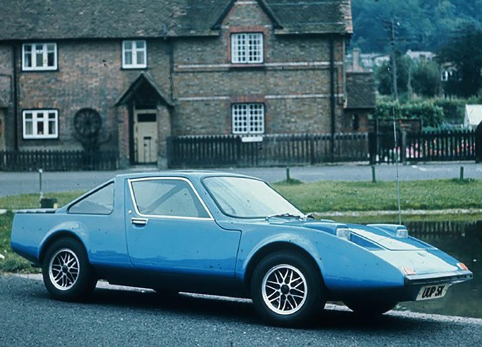 Hillman IMP: O carro que levou a empresa à falência | AutoSport