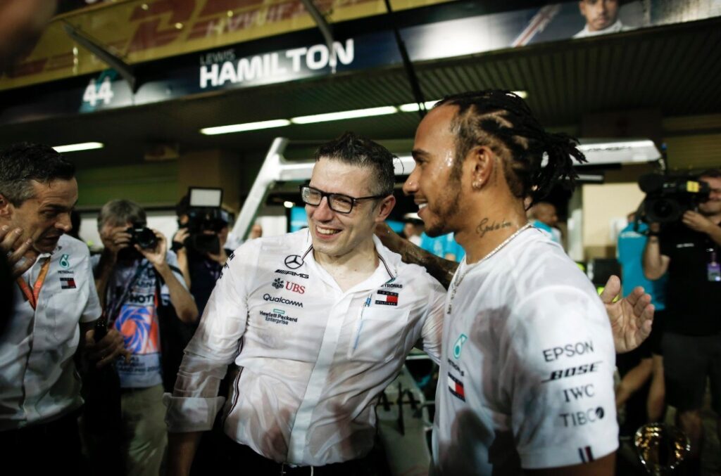 F1: Quem é Peter Bonnington, ‘o braço direito’ de Lewis Hamilton ...