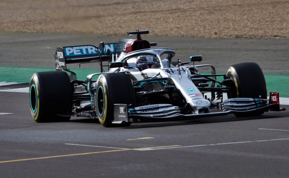 F1, Lewis Hamilton: “O W11 é fantástico (…) mas só saberemos mais nos ...