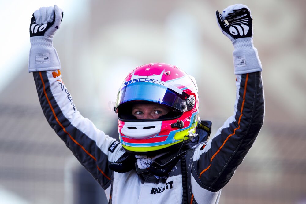 W Series, Zandvoort: Alice Powell vence e sobe à liderança da série ...