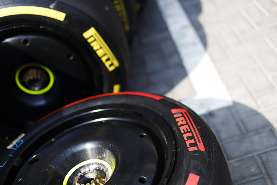 F1,Max Verstappen confiante nos novos pneus da Pirelli: “uma pequena melhoria” | AutoSport