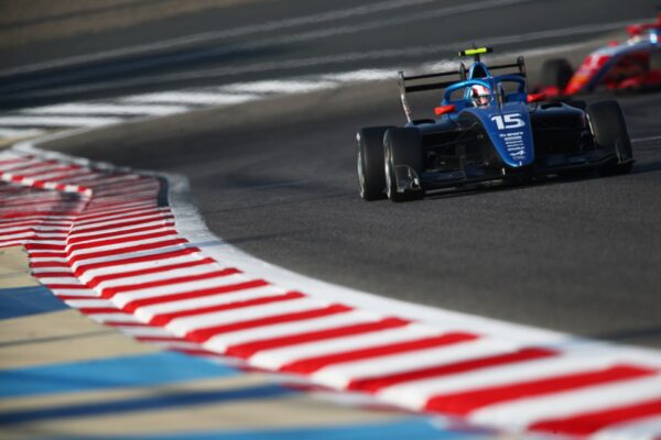 Fórmula 3, Sakhir: Gabriele Minì estreia-se com a pole position | AutoSport