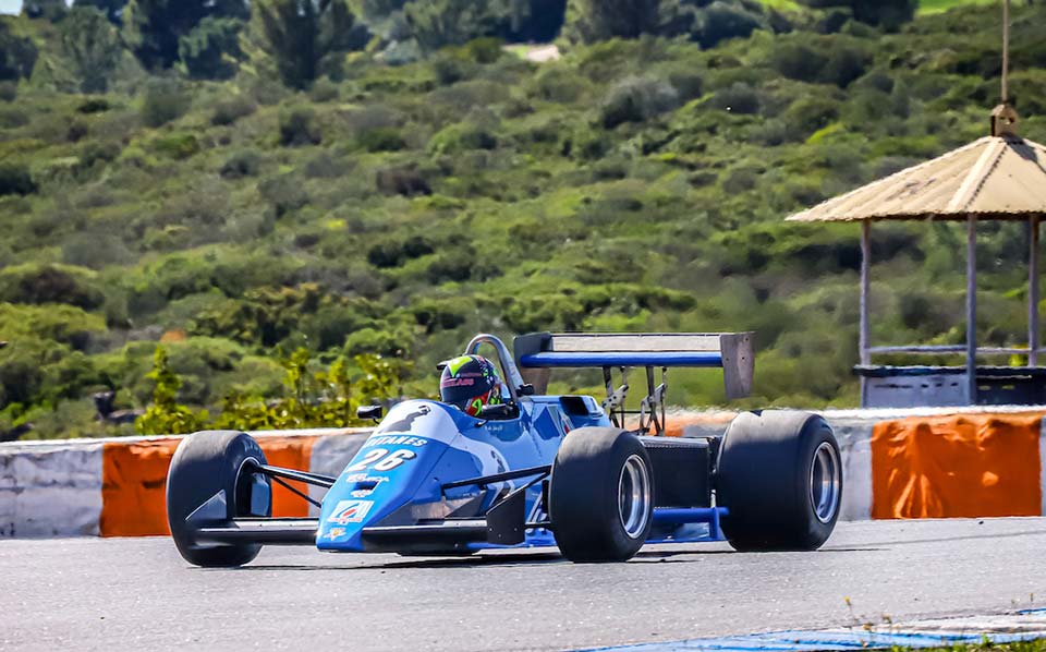 Estoril Classics: Duplo triunfo de Soheil Ayari na Fórmula 1 | AutoSport