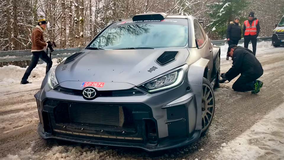 WRC2: Vários pilotos em testes com o novo Toyota GR Yaris Rally2 ...