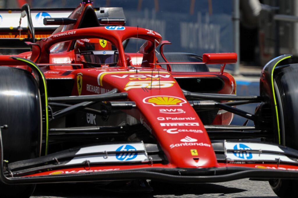 GP Espanha F1, TL3: Carlos Sainz lidera treino com margens muito curtas na frente | AutoSport