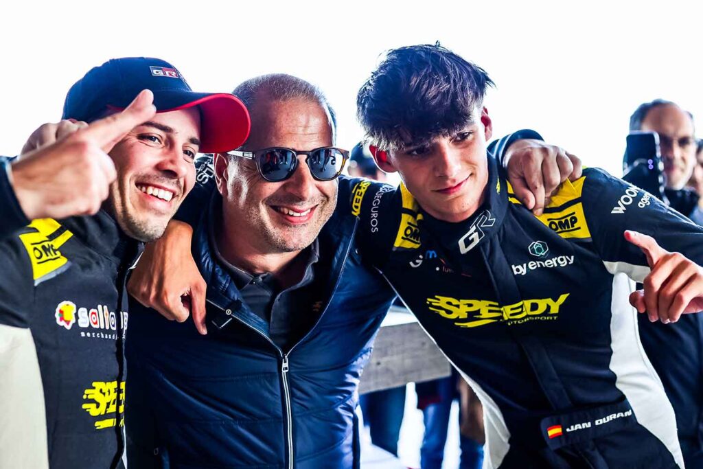 Supercars Jarama RACE: Aso e Vava vencem, título para César Machado e ...