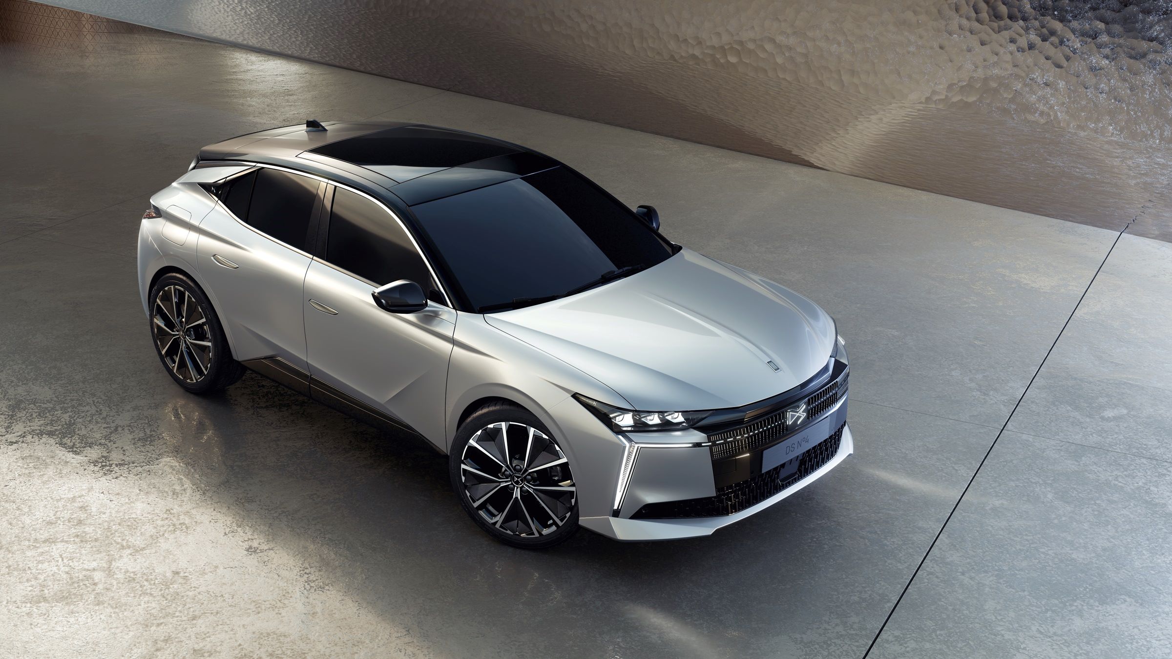 Versões E-TENSE no novo DS Nº 4 | AutoSport