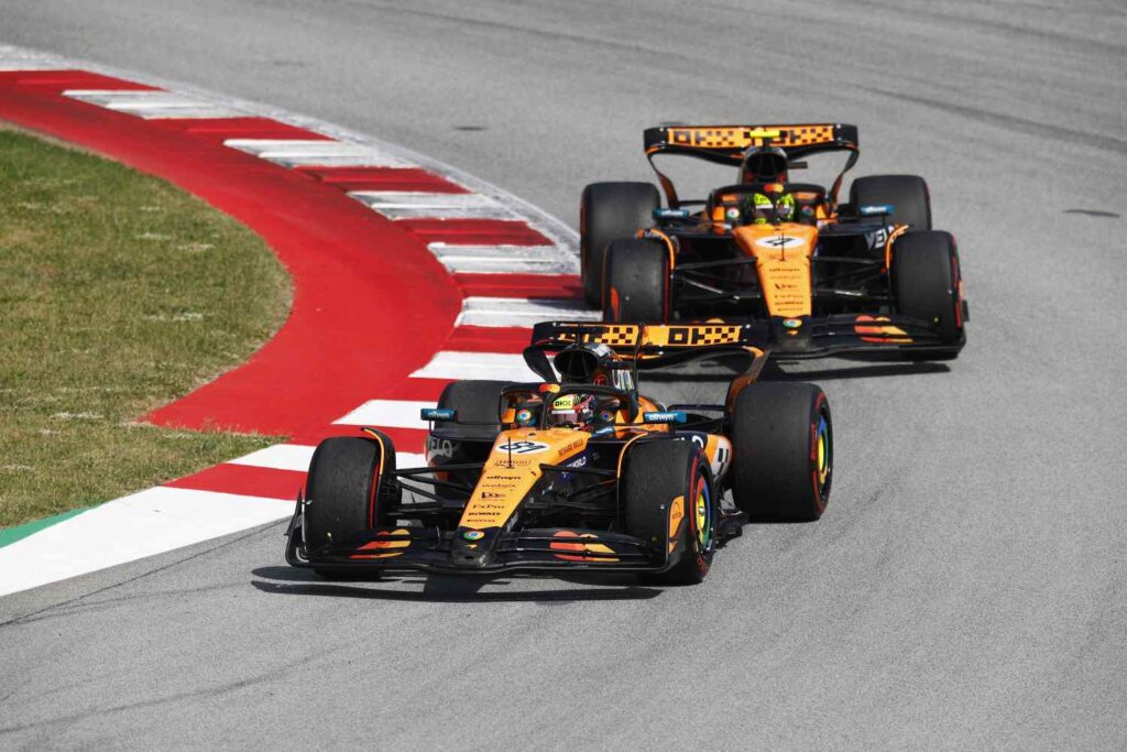 F1: McLaren passa a chamar-se “McLaren Mastercard F1 Team” a partir de ...