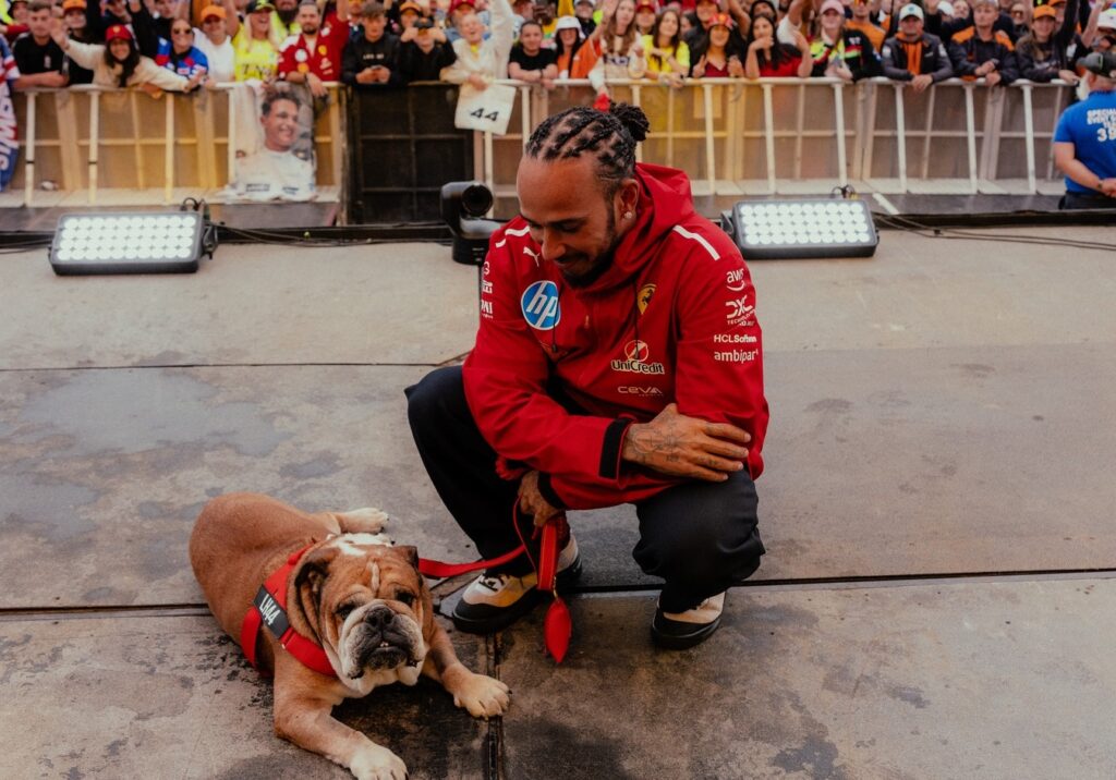 F1: A homenagem de Lewis Hamilton a Roscoe | AutoSport