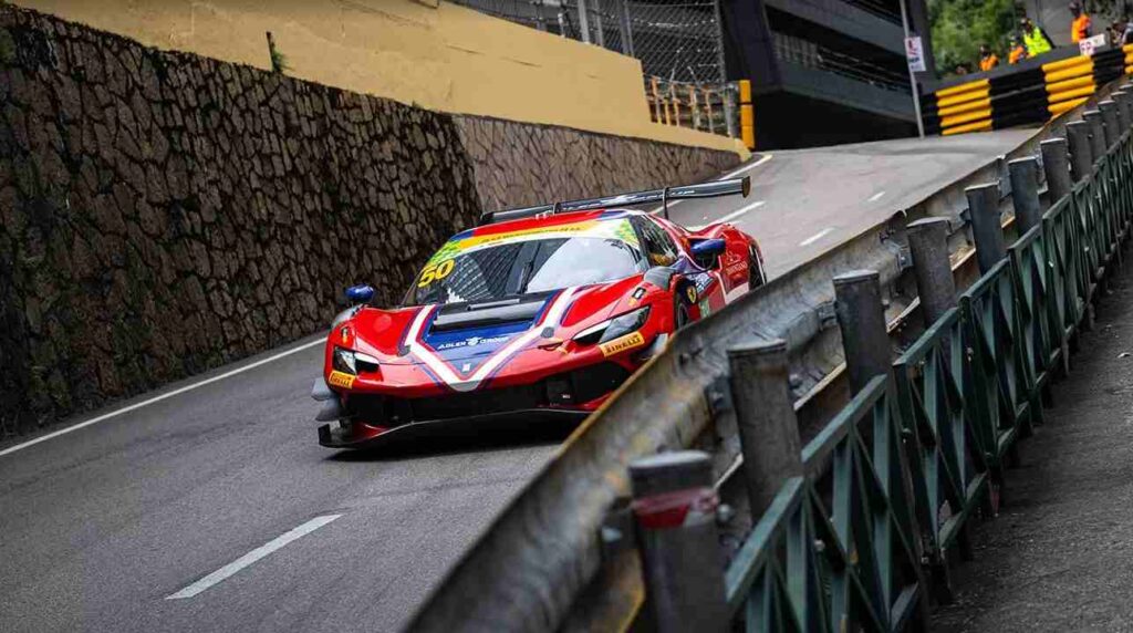 Antonio Fuoco dá a Ferrari a primeira vitória na FIA GT World Cup ...