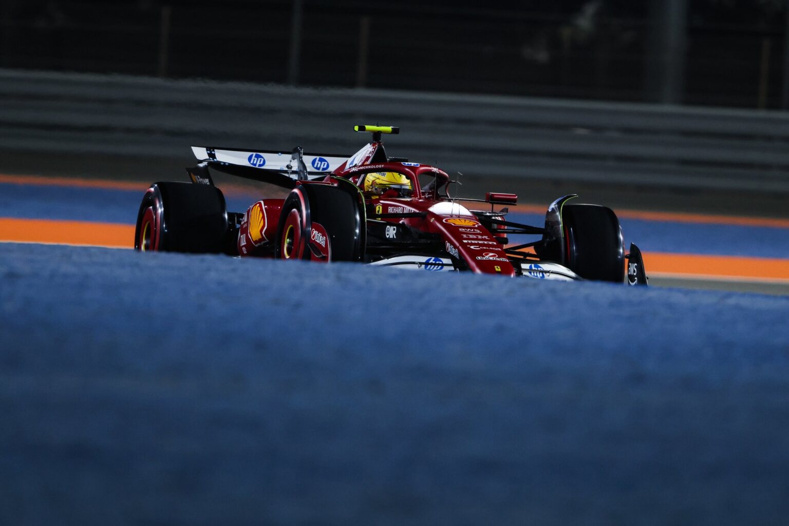 GP Qatar F1: Lewis Hamilton volta a ser eliminado na Q1 | AutoSport