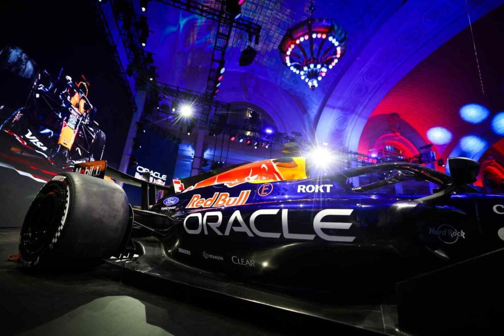 Red Bull ‘lança’ época de Fórmula 1 de 2026 | AutoSport - AutoSport